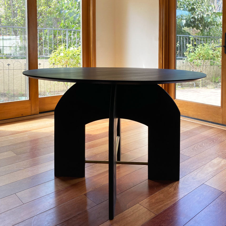 Redondo Dining Table – Abrego